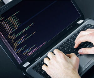 N°15 : Programmeur systèmes, 105 239 dollars : Les 15 postes IT qui ...